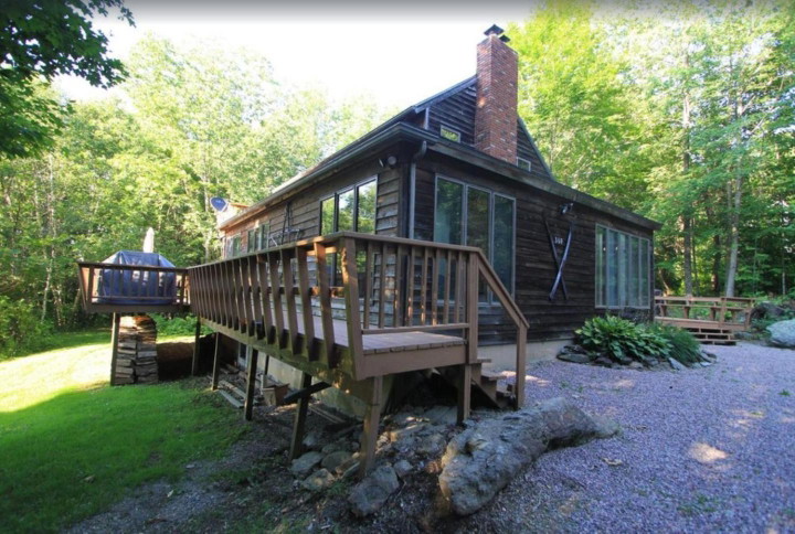 Quaint Stowe Cabin - Vermont