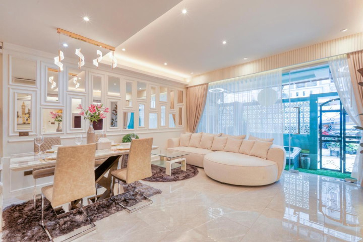 The Ivory House - Patong Beach