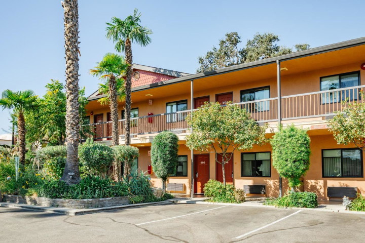 Adelaide Inn - Lake Nacimiento, CA