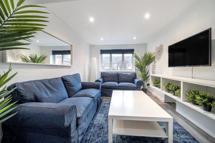 2 Double Bedrooms - Berkshire