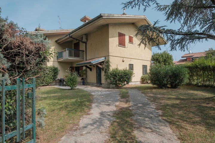 Villa Ida - 2 Bedrooms Apartment With Private Garden - Sirmione