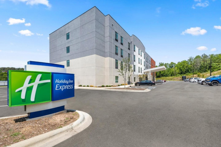 Holiday Inn Express Asheville Woodfin By Ihg - Weaverville, NC