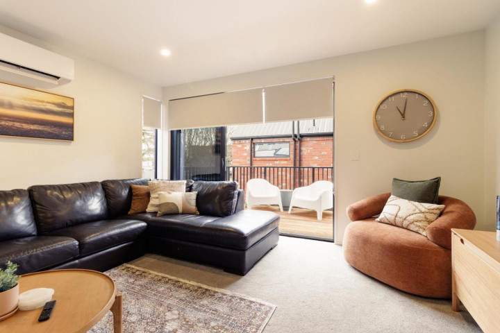 Luxury Townhouse | Garage | Arcade | Pets Ok - Christchurch