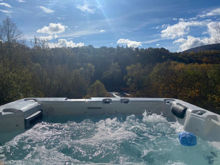 River Villa With Amazing View + Jacuzzi, Garden, Forest Access - Annemasse