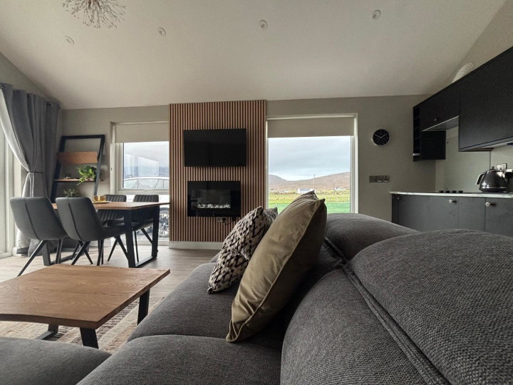 Beyond The Waters Edge Chalet - Achill Island