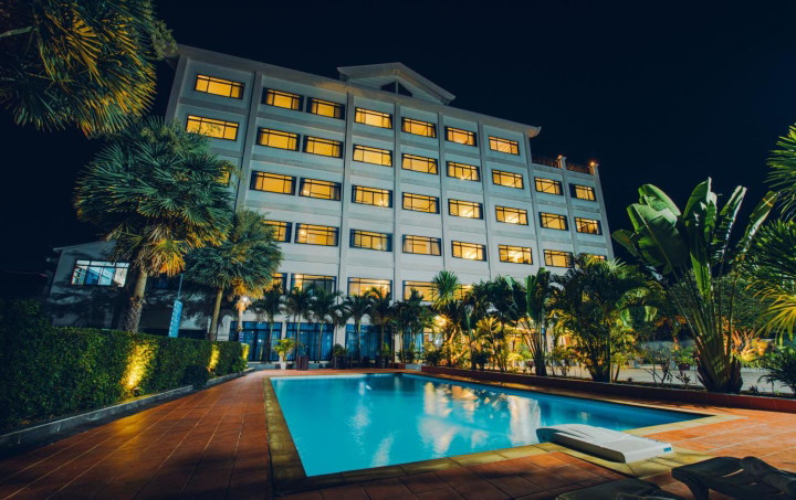 Sisombat Plaza Hotel - Laos