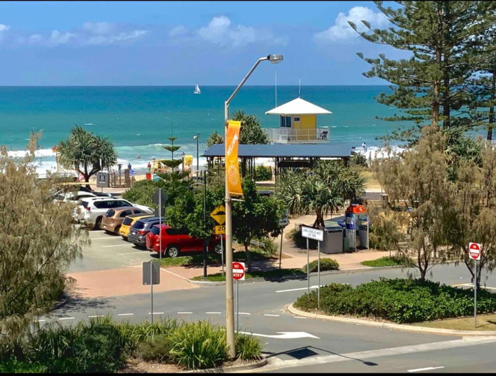 Ocean View - Alexandra Headlands Beachfront Unit - Sunshine Coast