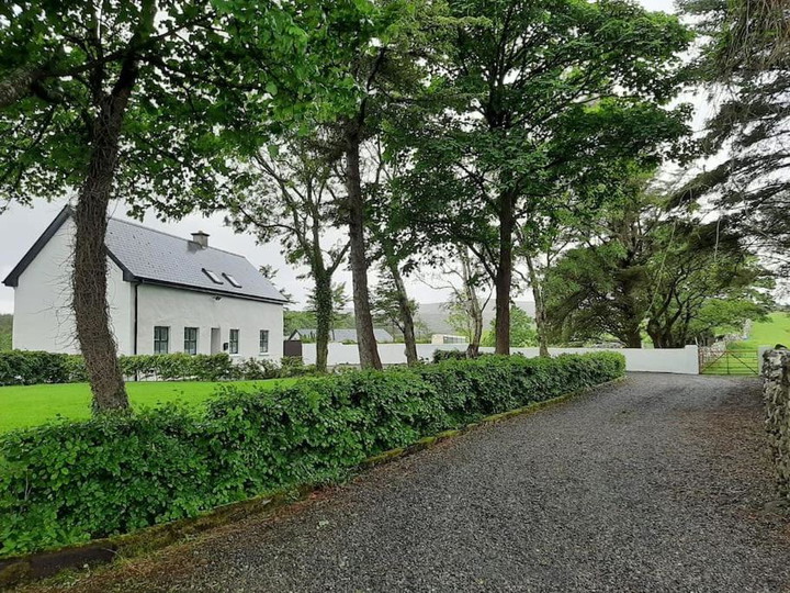 Traditional Cosy Cottage With Beautiful Views - Westport