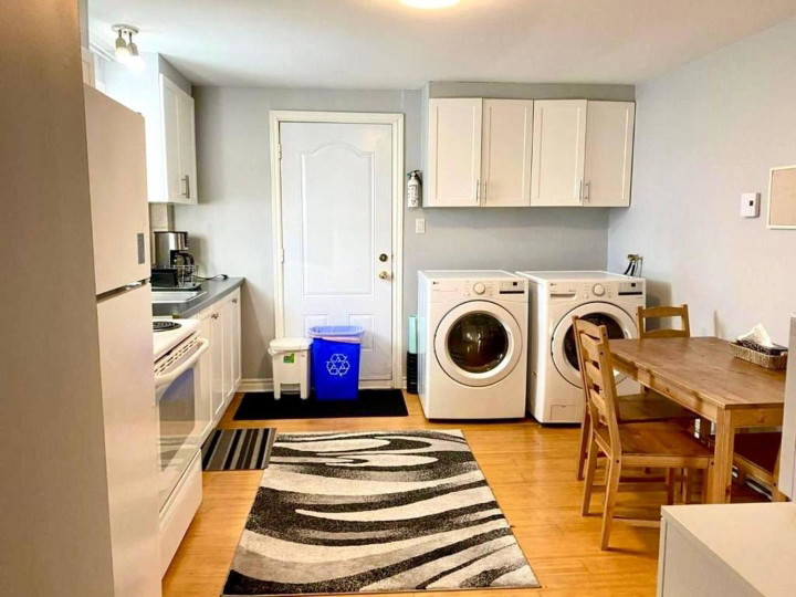 Comfortable 2-bedroom Apartment In Laval, 2 Parking Spaces, Optional Car Ren - Laval, Canada