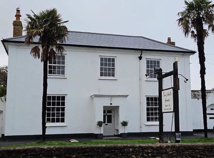 The White House Hotel - Watchet