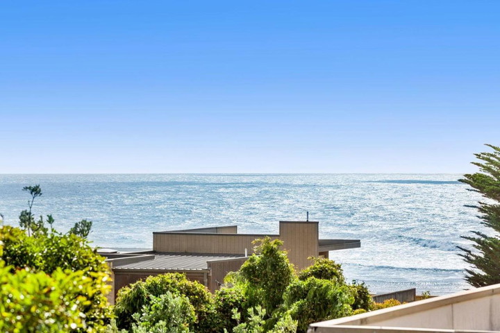 Point Grey Apartment 7 - Lorne