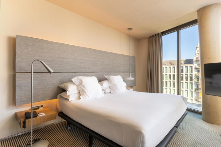 B Hotel - Molins de Rei
