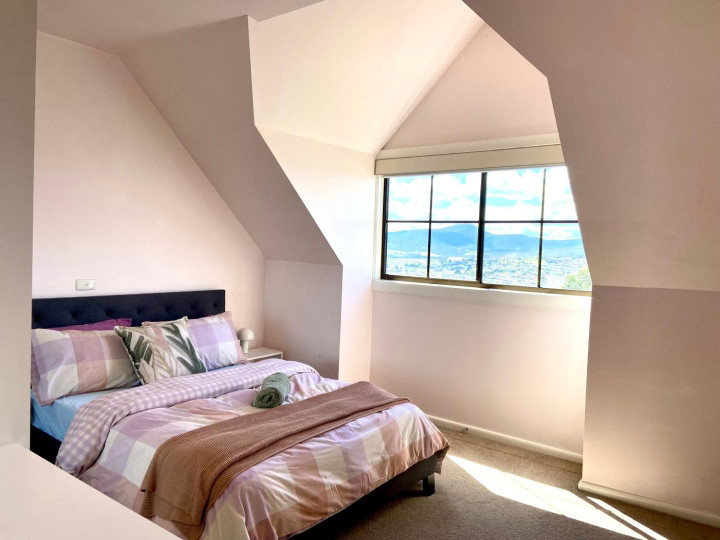 Home In Moonah With Beautiful View - Hobart