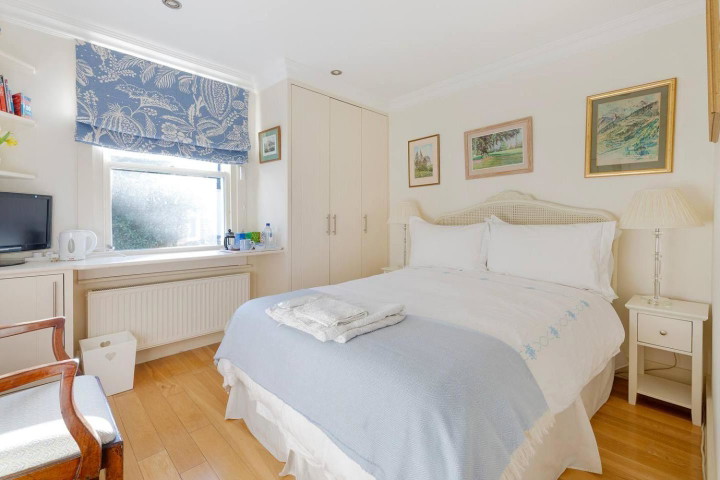 Fulham B&b - London