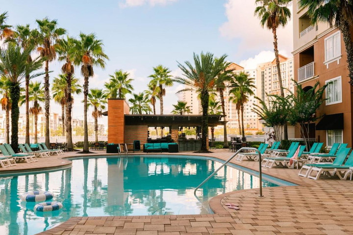 The Point Hotel & Suites - Orlando
