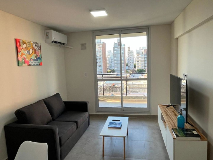 Nuevo, Bellísimo, Confort Y Muy Amplio - 2 Dormitorios, Uno En Suite - 2 Baños Y Pileta !! - Rosario