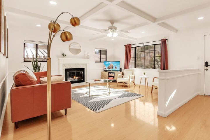 King Suite, 5 Queen Beds Spacious Modern Home - Danville, CA