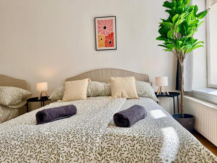 4 Bedroom Stylish Apartment With Shared Backyard - Wien