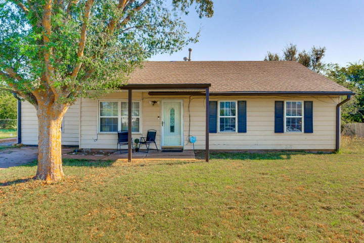 2 Mi To Fort Sill: Quiet Family Retreat W/ Yard - Oklahoma