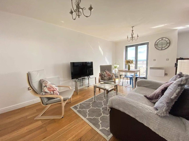 Beach Front Apt With Stunning Sea View - The Mumbles