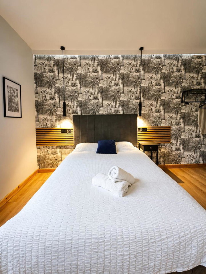 Amber Serviced Rooms Near Hull Royal Infirmary, Self Check-in - Beverley, UK