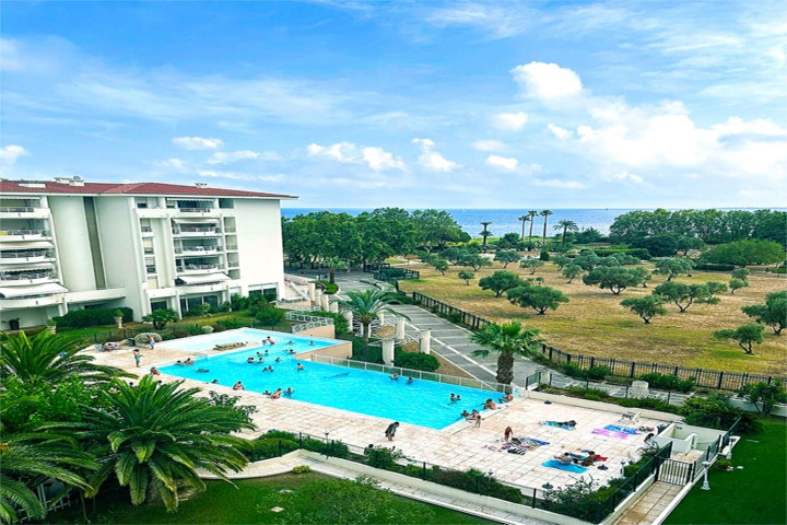 Enjoy A Dream Holiday In Juan-les-pins - Vallauris