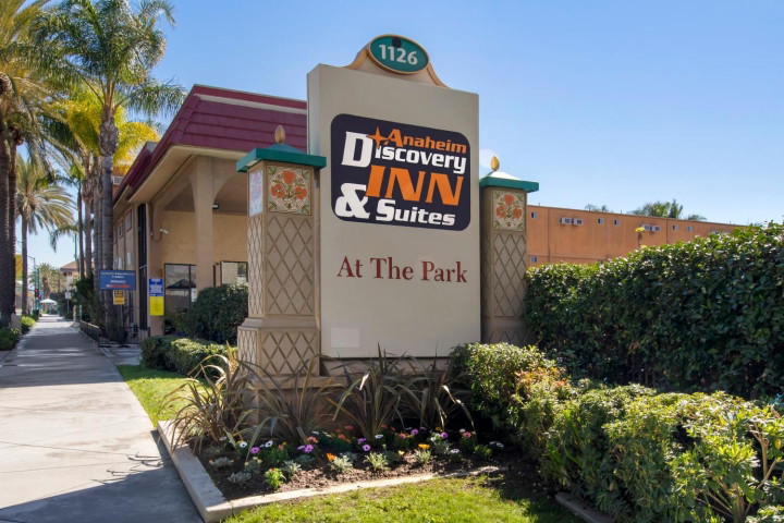 Anaheim Discovery Inn And Suites - Irvine, CA