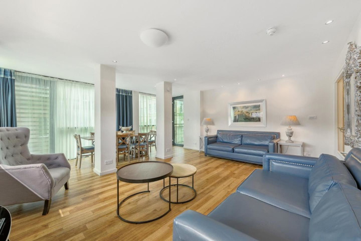 Princes Street Suites - Edinburgh, UK