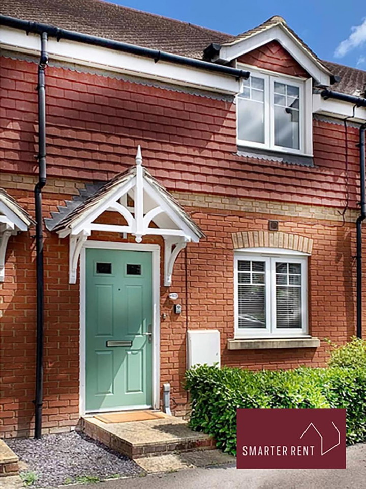 Wokingham - 2 Bedrooms Parking - Wokingham