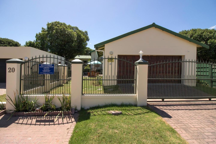 Dunwerkin Bachelor Flat - South Africa
