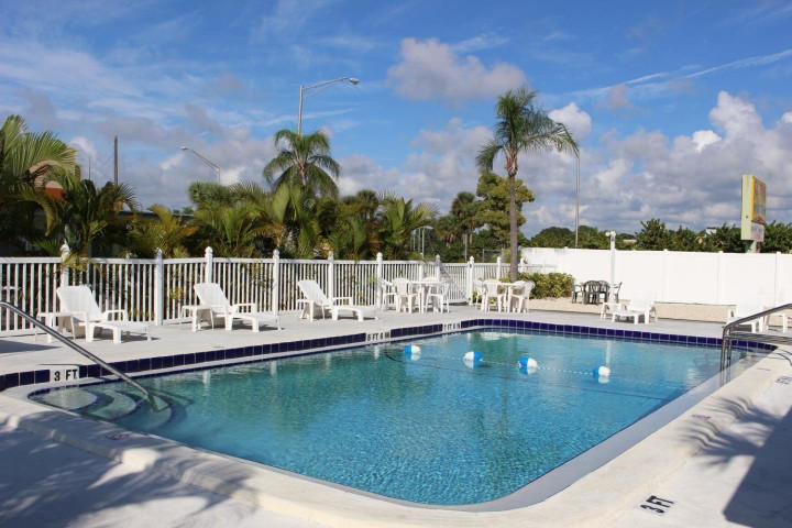 Sunshine Inn & Suites Venice, Florida - Florida
