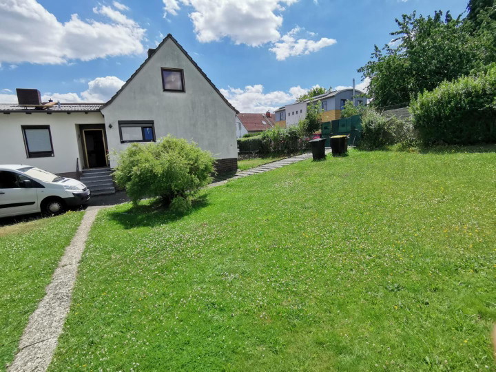 Ganzes Ferienhaus Mit Garten, 5x Schlafzimmer, Wohnzimmer, Küche, Bad, Dusche, 2xwc, Gratis Parkplätze Wifi, Smart Tv, So Privat Wie Zu Hause, Am Glockenbruchweg - Kassel