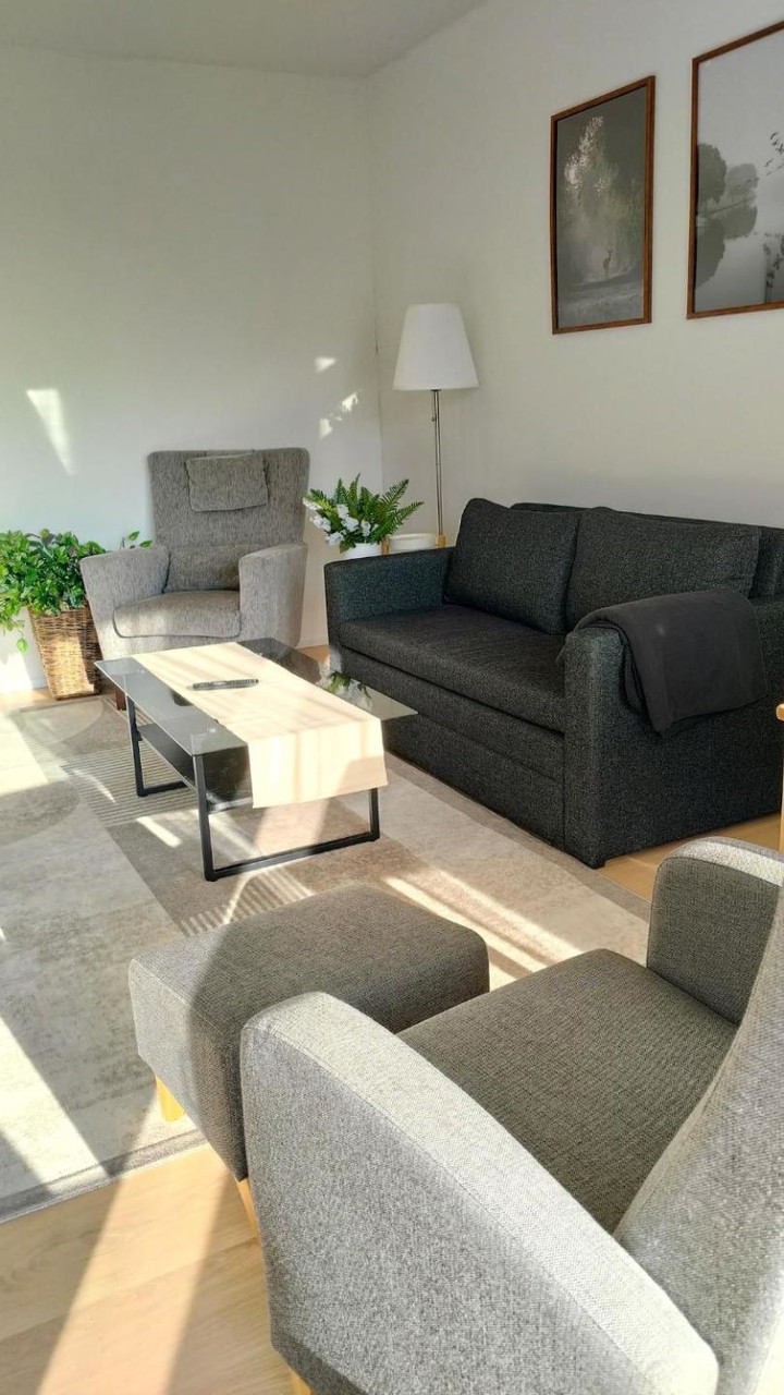 Centrally-located Apartment Next To Shopping Center & Metro - Helsinki
