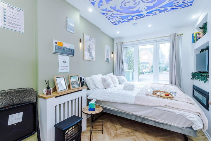 St Davids Lodge Premier Suite - Sleek & Stylish Studio - Near Preston City Centre With Driveway Parking - Ideal For Business & Leisure Stay - Preston
