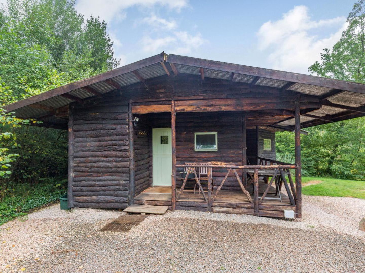 The Log Cabin - Honiton