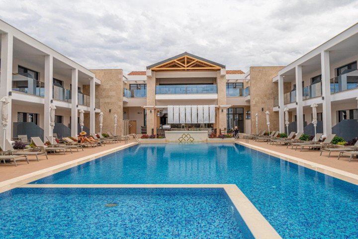 Mirror Hotel - Greece