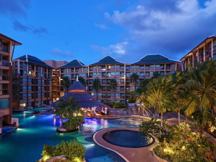 Novotel Phuket Vintage Park Resort - タイ パトンビーチ