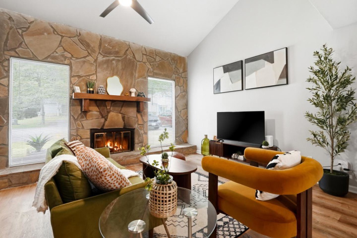 Heritage Haus - Stylish 2br W Deck Near Marietta Square, Dogs Ok - Kennesaw, GA