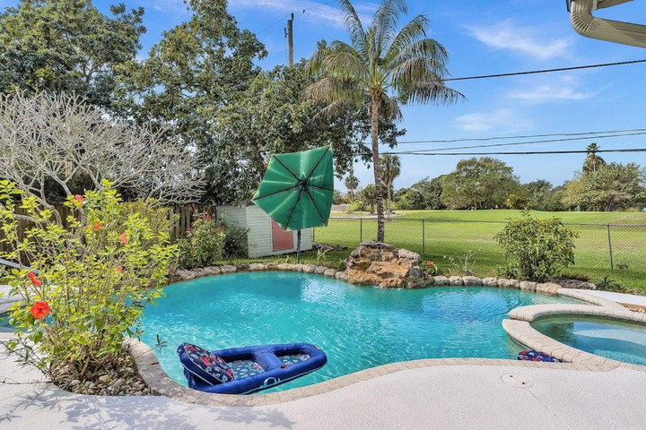 Pool Heat I Firepit And Bbq I 75"tv I Foosball I 581mbps - Miramar, FL