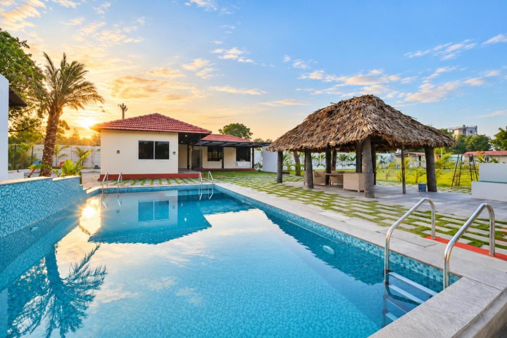 Nirvana Villa 7br Pvt Pool Hyd By Homeyhuts - Hyderabad