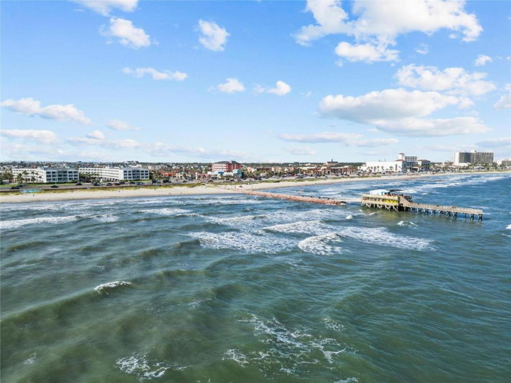 Luxury Beach Front Condo - Galveston, TX