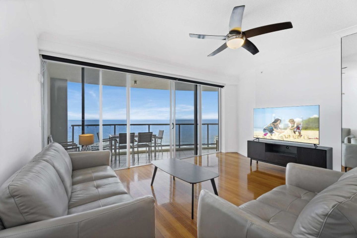 Chevron Renaissance - Hr Surfers Paradise - Surfers Paradise