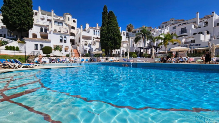 Fantástico Apartamento Urbanización Pueblo Evita - Benalmádena