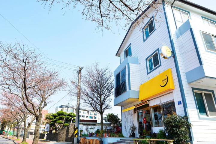 Ganderak Guesthouse - Jeju