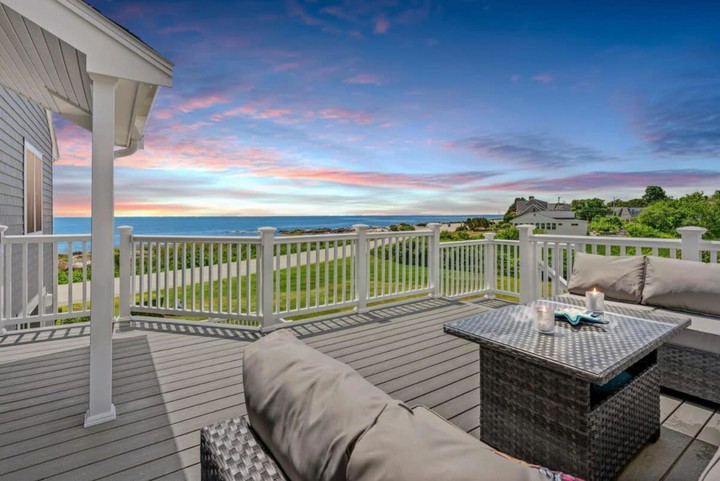 The Sunrise Deck Ocean Views Private Deck - Portsmouth, NH