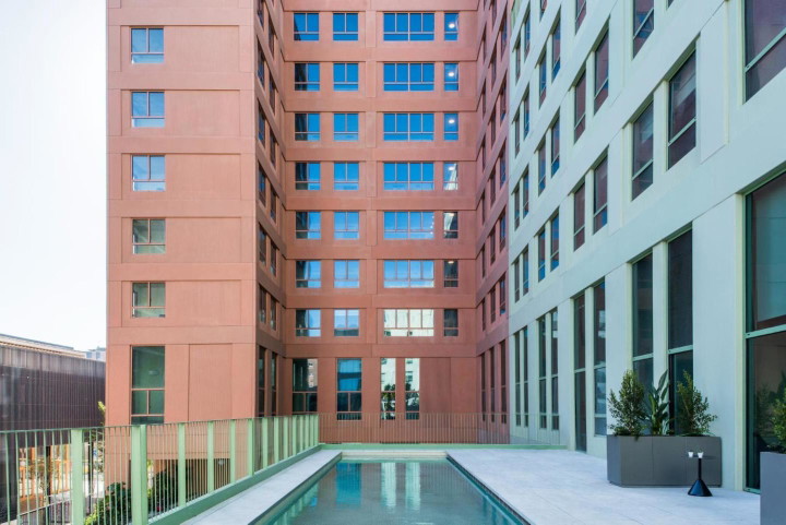 Aparto Cristóbal De Moura Hall Of Residence - Only For Students In Barcelona - Badalona