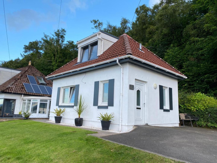 The Wee Cottage By The Ferry - Loch Lomond