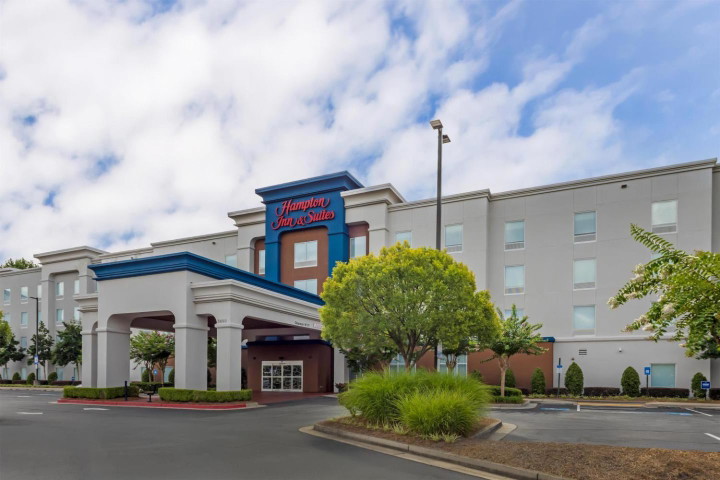 Hampton Inn & Suites Atlanta Airport West Camp Creek Pkwy - Union City, GA