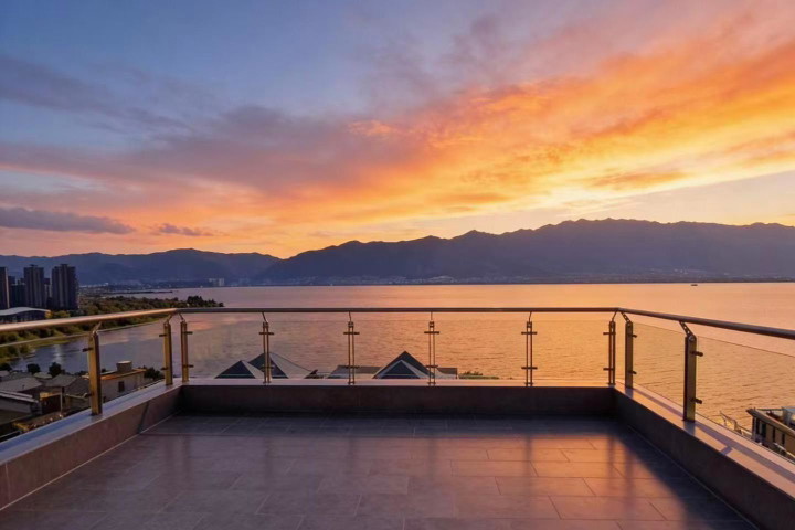Aishe Honeymoon Erhai Lake Sea View Guesthouse - Dali