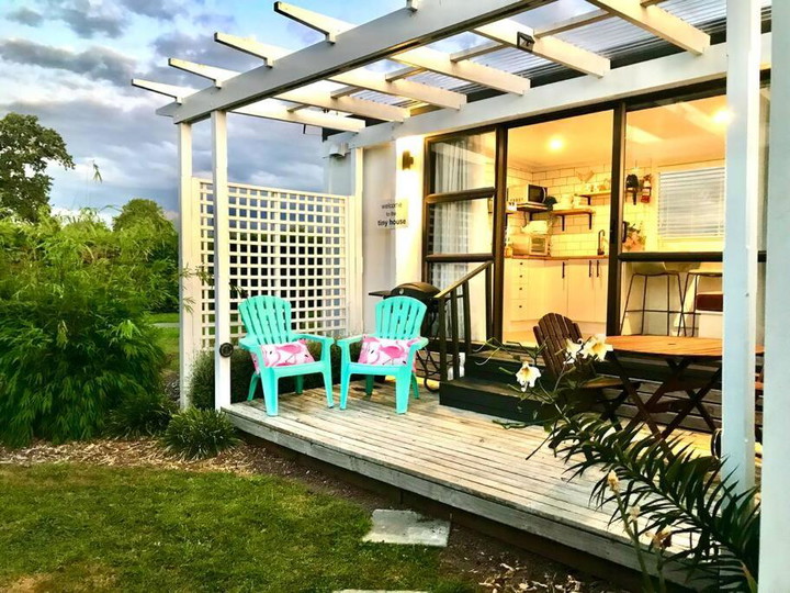 Rustling Oaks Nz Tropical Tiny House - Cambridge